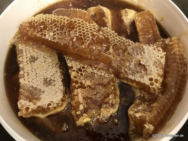 Honigwein in the making oder was tun mit Melezitosehonig - bottwarbienen.de